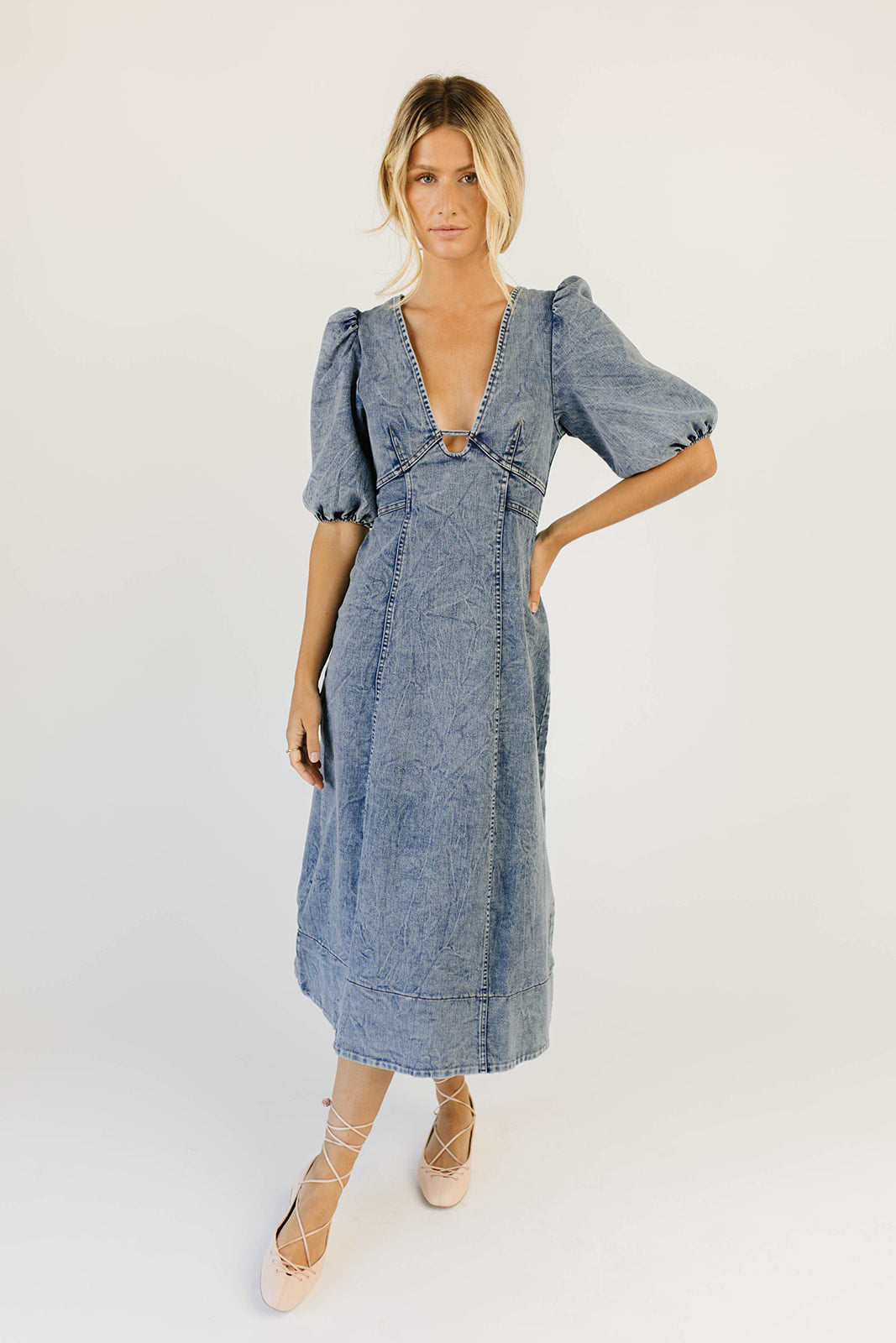 sara beth denim midi dress *restocked* – shop zoco