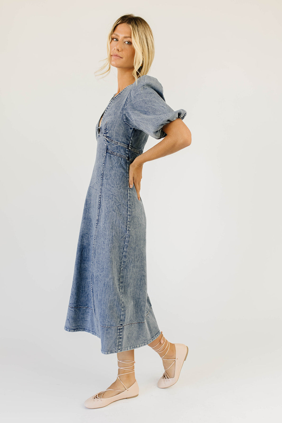 sara beth denim midi dress *restocked* – shop zoco