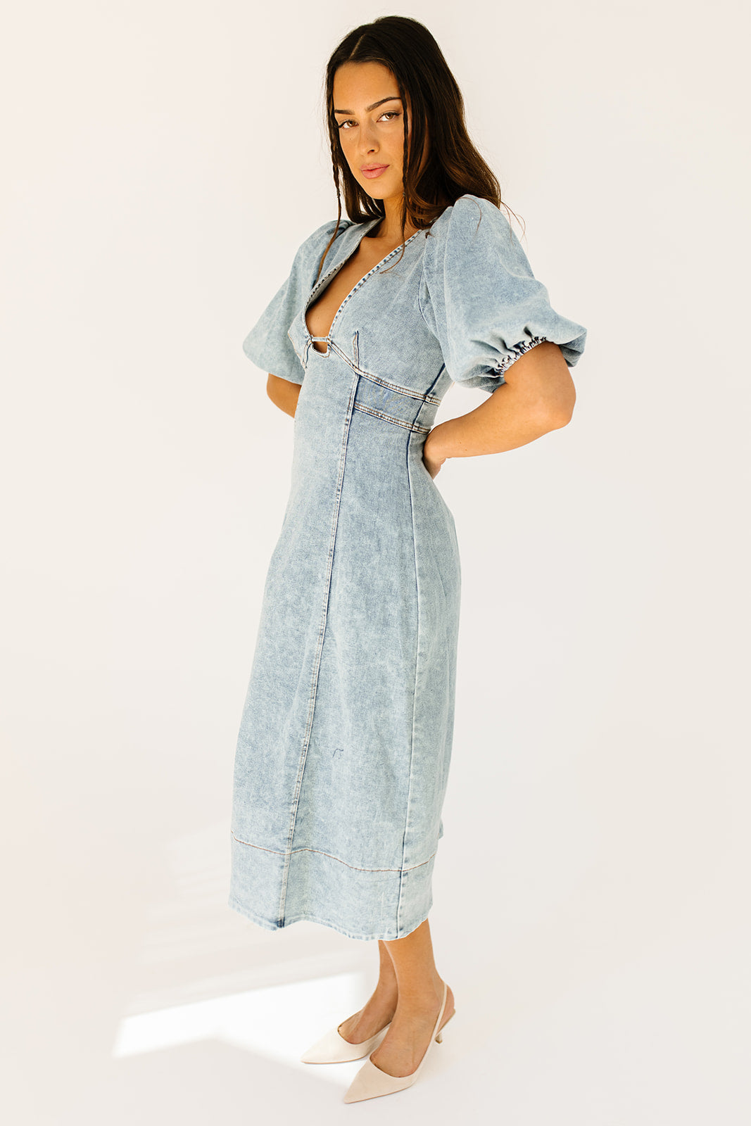 sara beth denim midi dress *restocked* – shop zoco